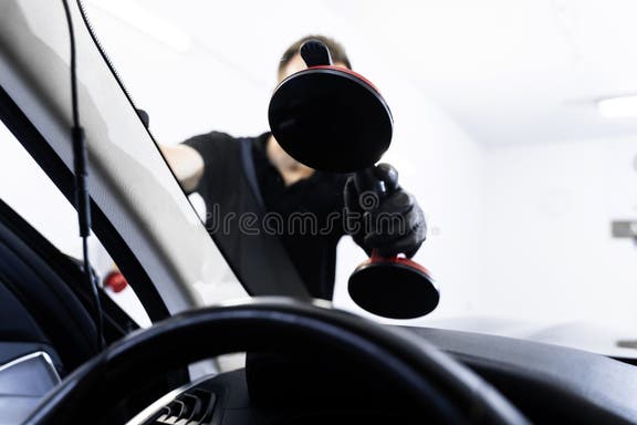 Windshield Technicians Rely on Vacuum Lifters for Glass Removal ...