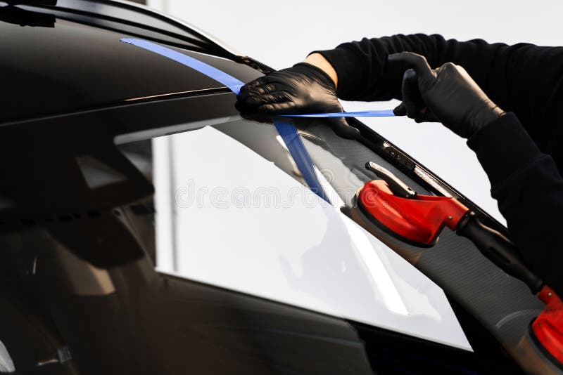 Windshield Technicians Rely on Vacuum Lifters for Glass Removal ...