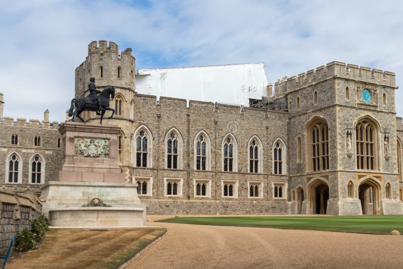 WINDSOR, MAIDENHEAD & WINDSOR/UK - JULY 22 : View of Windsor Castle at ...