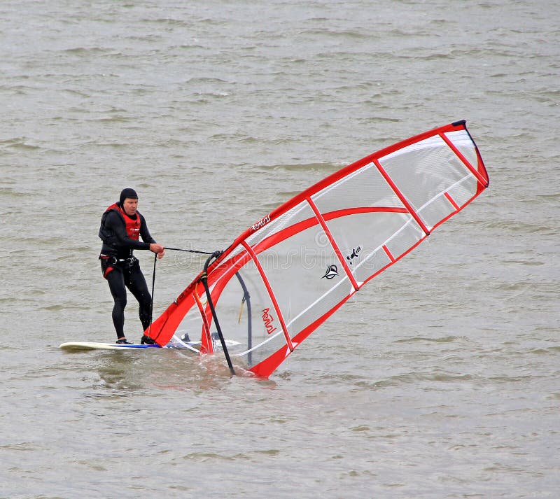 Windsurfe do Windsurfer imagem de stock editorial. Imagem de passatempo ...