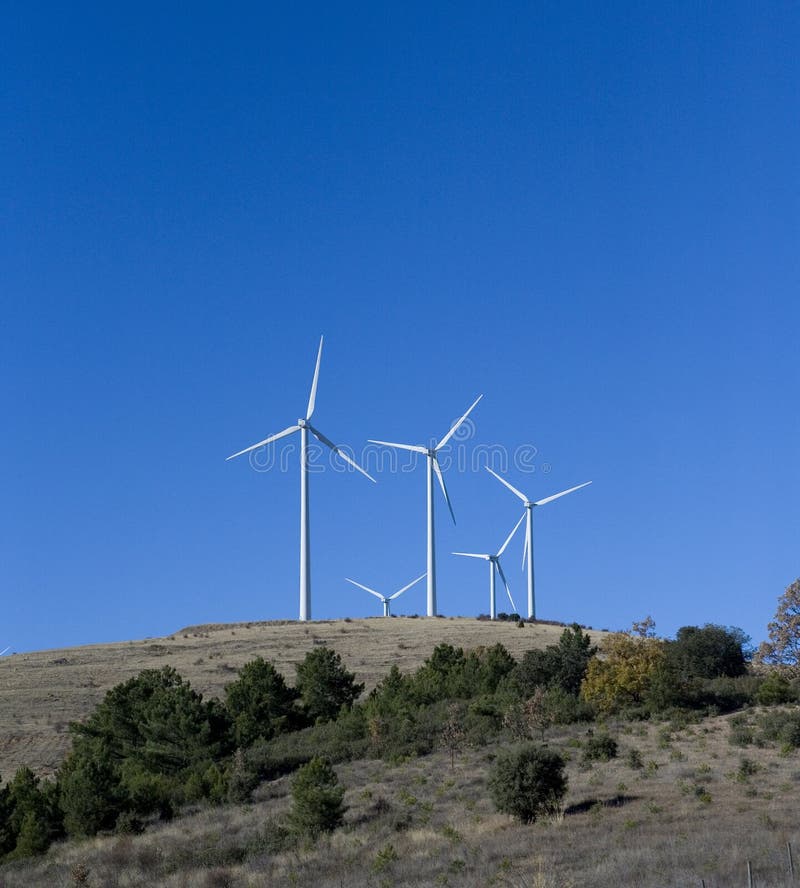 Windturbinen Und Sonnige Landschaft Stockfoto - Bild von hilfsmittel ...