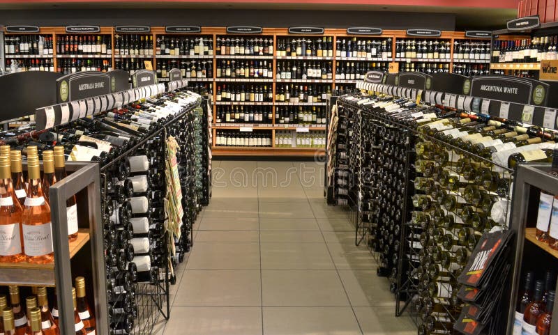 Wine store editorial stock photo. Image of shelves, beverage - 55081953