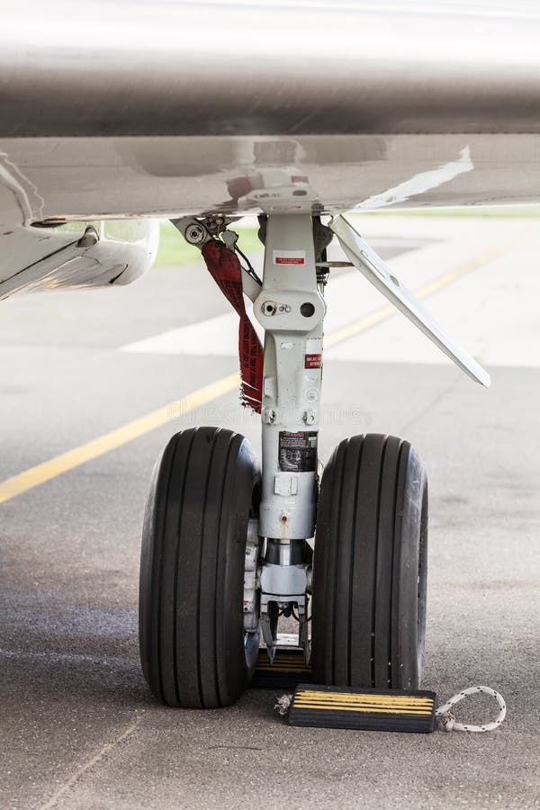 Wing landing gear stock image. Image of airplane, construction - 30713747