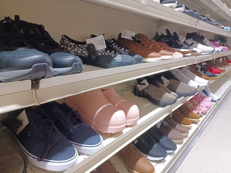 Winners Store Interior View Editorial Stock Image - Image of brand ...