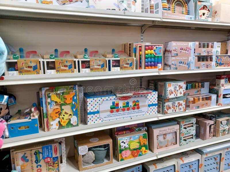 Winners Store Interior View Editorial Photo - Image of canada, retailer ...