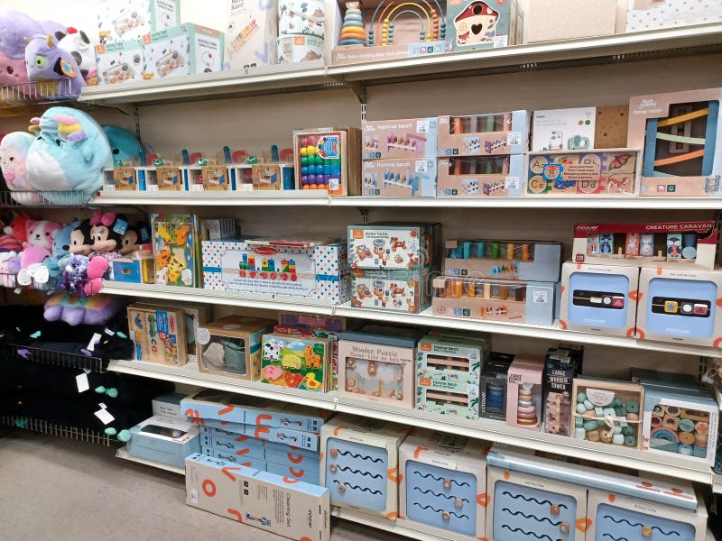 Winners Store Interior View Editorial Photography - Image of retailer ...