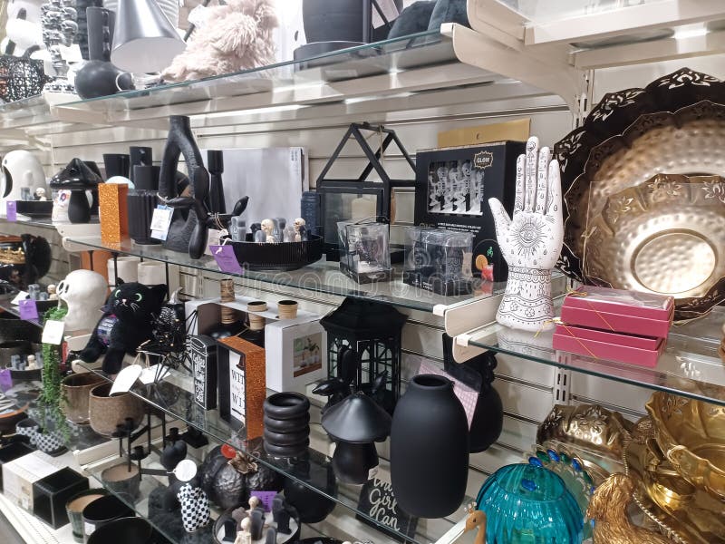 Winners Store Interior View Editorial Photo - Image of discount, canada ...