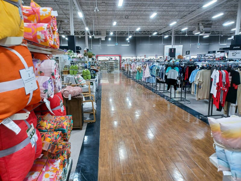 Winners Store Interior View Editorial Photography - Image of product ...