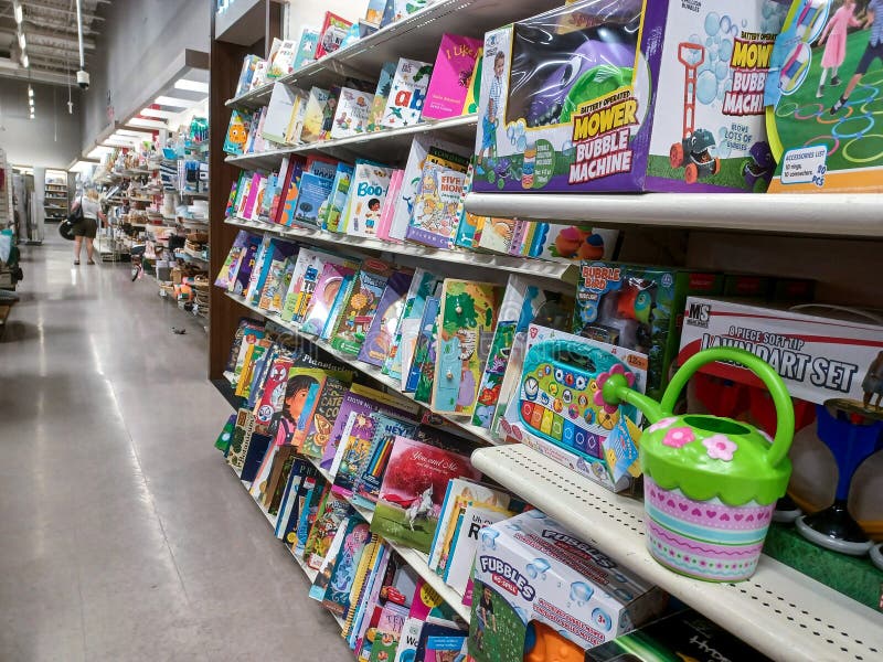 Winners Store Interior View Editorial Photography - Image of toronto ...