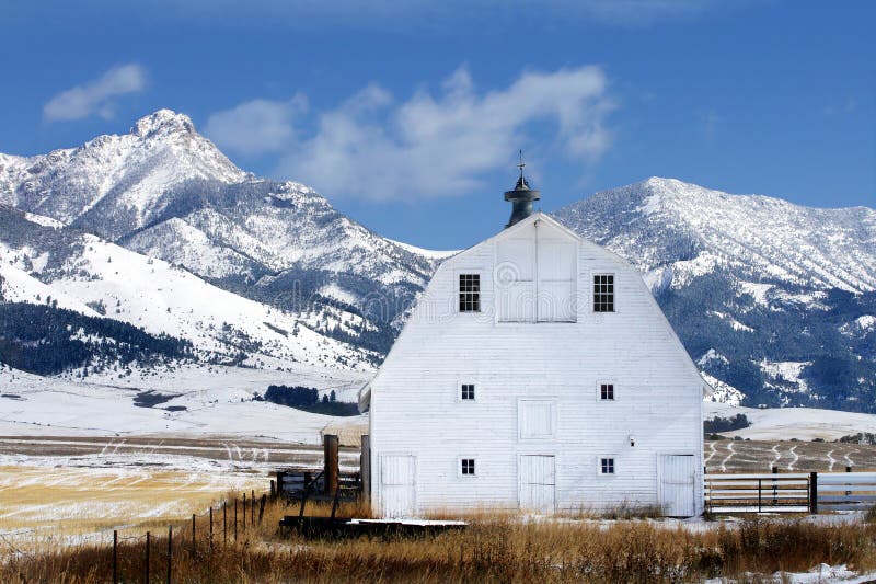 Winter Barn stock image. Image of outdoor, winter, barn - 7343475