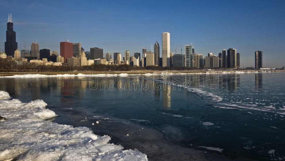 108 Winter Scene Downtown Chicago Night Stock Photos - Free & Royalty ...