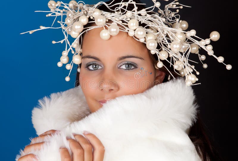 Winter Girl with Pearl Tiara Stock Photo - Image of happy, pearls: 15930452