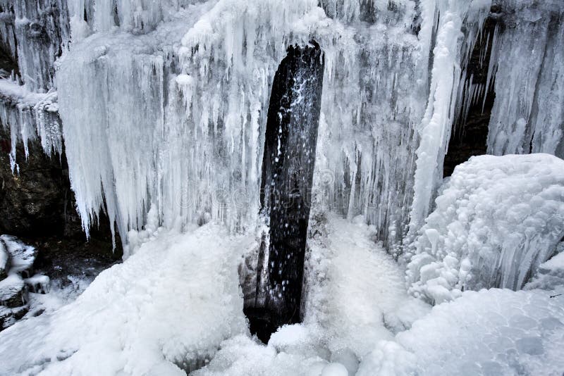 Dramatic Patterns in the Ice at Blackledge Falls Park, Connecticut ...