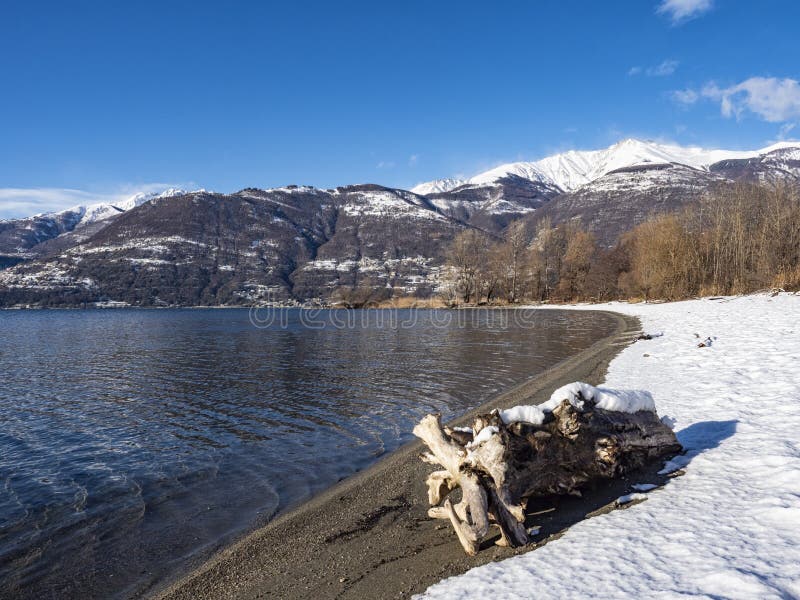 Winter Landscape on Lake Como Stock Image - Image of reflection, lake ...