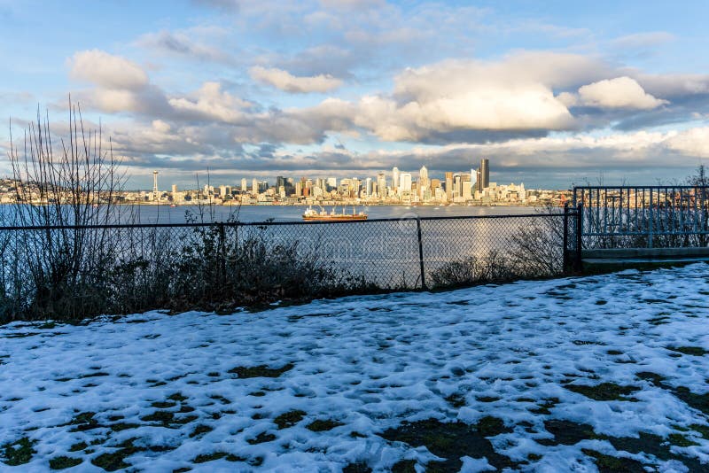 Winter Seattle Skyline stock image. Image of pacific - 142965403