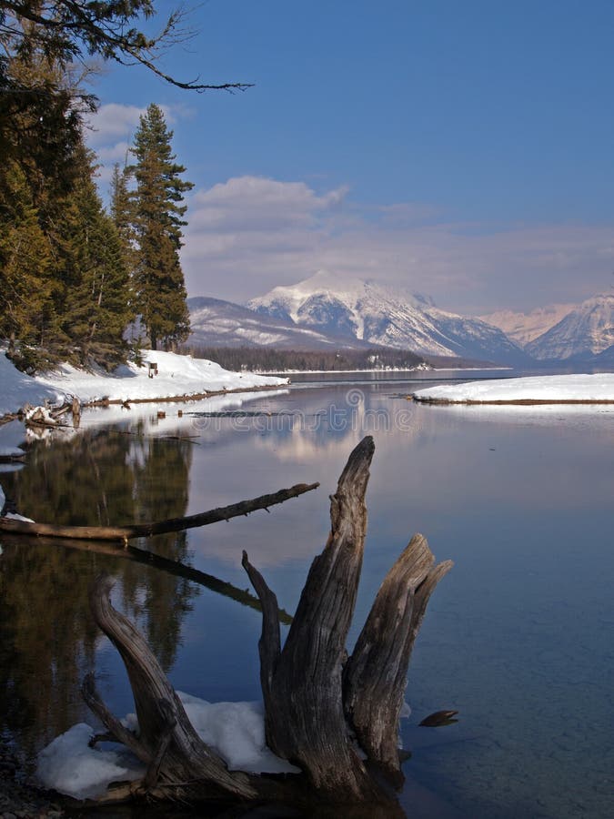 Winter Setting at the Lake stock image. Image of water - 4987069