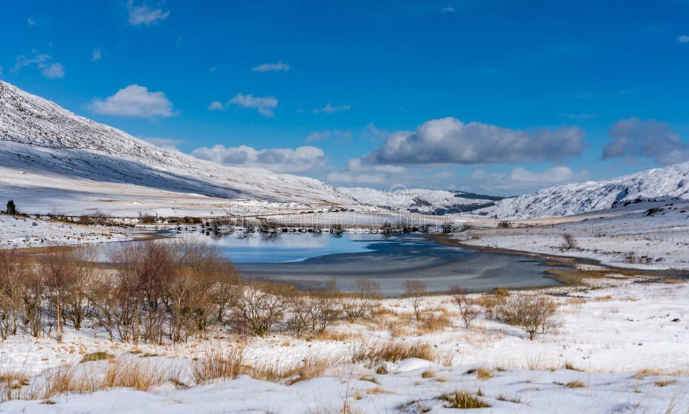 Winter in Snowdonia stock image. Image of fall, lake - 272552865