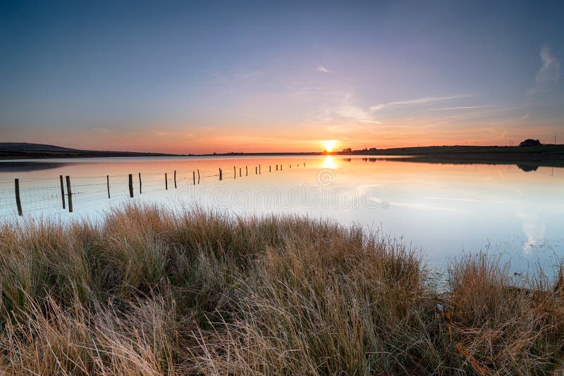 Winter Sunset on Bodmin Moor Stock Image - Image of lake, grassy: 85273717