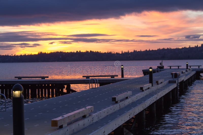 Diagonal View Pier Lake Winter Sunset Waverly Beach Park Washington ...