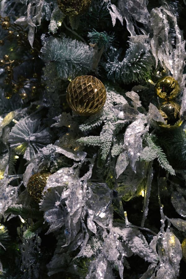 Winter Theme Decorated Christmas Tree Stock Photo - Image of theme ...