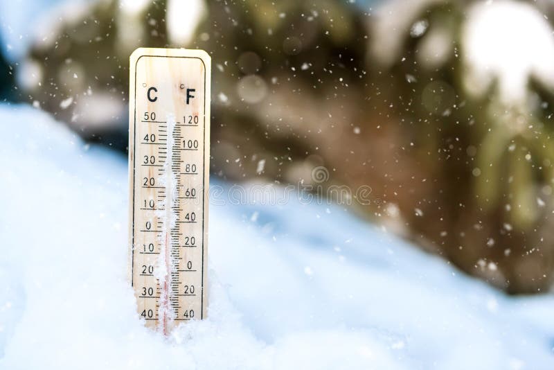 Winter. Thermometer on Snow Shows Low Temperatures. Stock Photo - Image ...