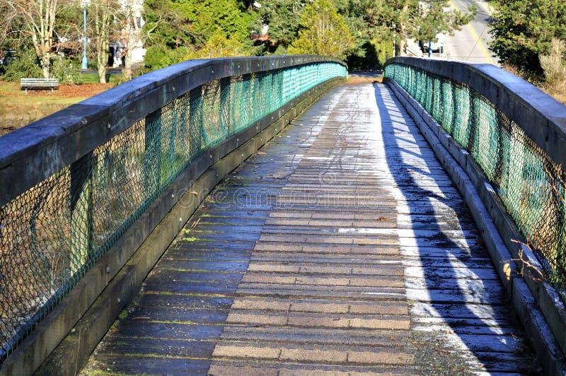Winter view of a bridge stock image. Image of leaves - 27416027