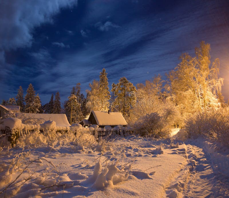 Winternacht im Dorf stockfoto. Bild von frost, schweden - 65567100