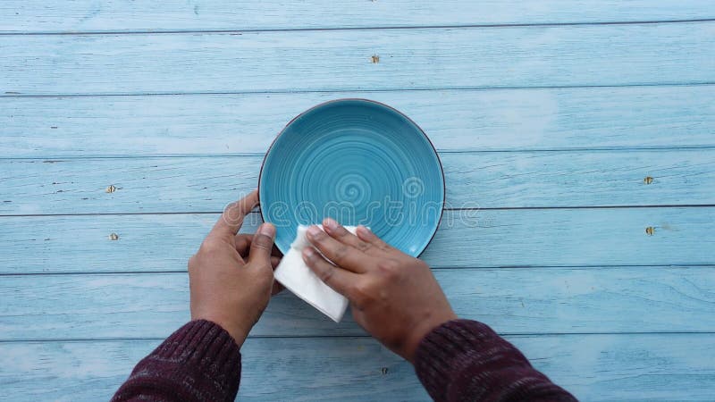 Wiping plate with a tissue stock footage. Video of fork - 325293686