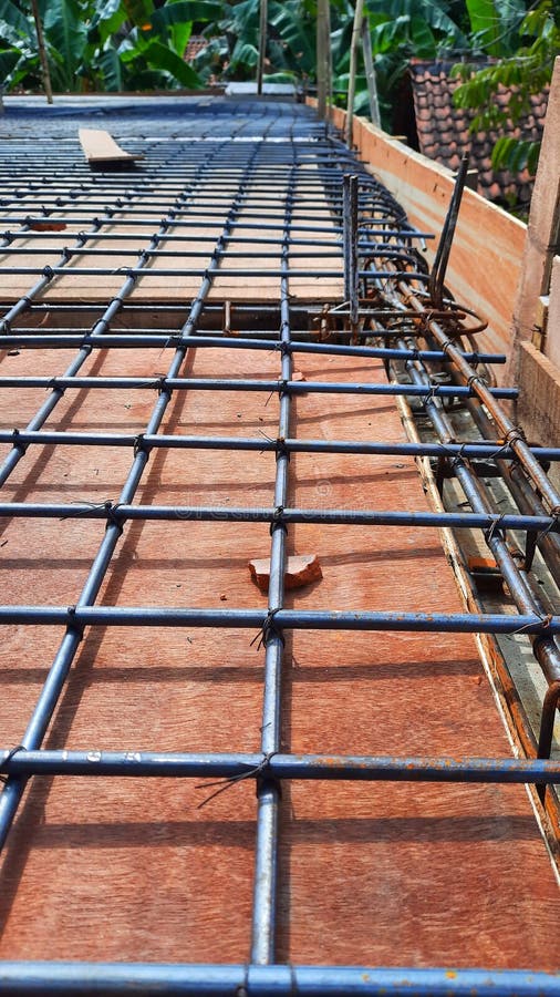 Wire Mesh Iron Installation on the Work Floor for Casting Building ...