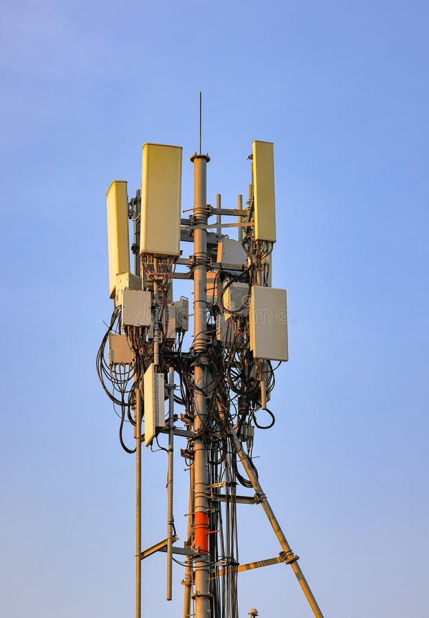 Wireless Communication Antenna Pole, Mobile Phone Mast Antenna Pole on ...