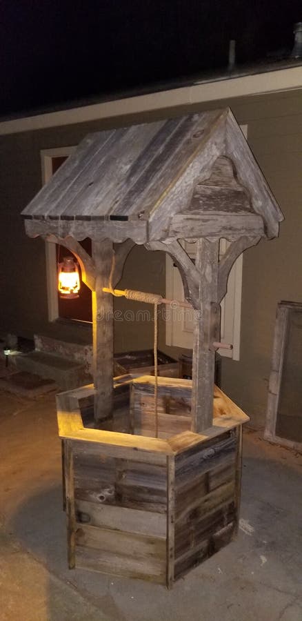 Wishing well stock image. Image of wishing, rustic, vintage - 165518297