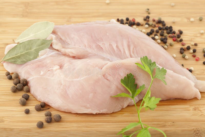 Vlees stock afbeelding. Image of gedeelte, tomaat, citroen - 16866109