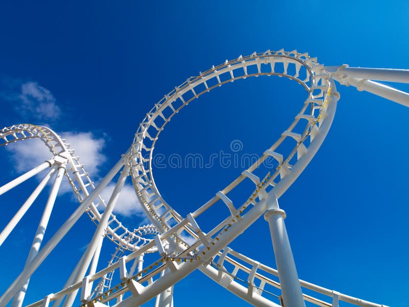 Witte achtbaan stock foto. Image of mensen, activiteiten - 17815108
