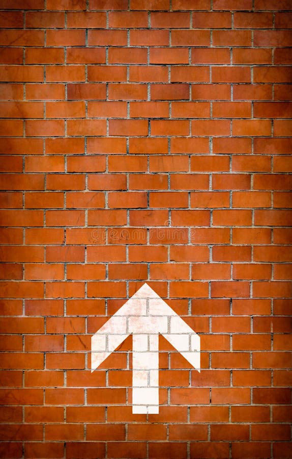 Witte Pijl Op Bakstenen Muur Stock Afbeelding - Image of punt, teken ...