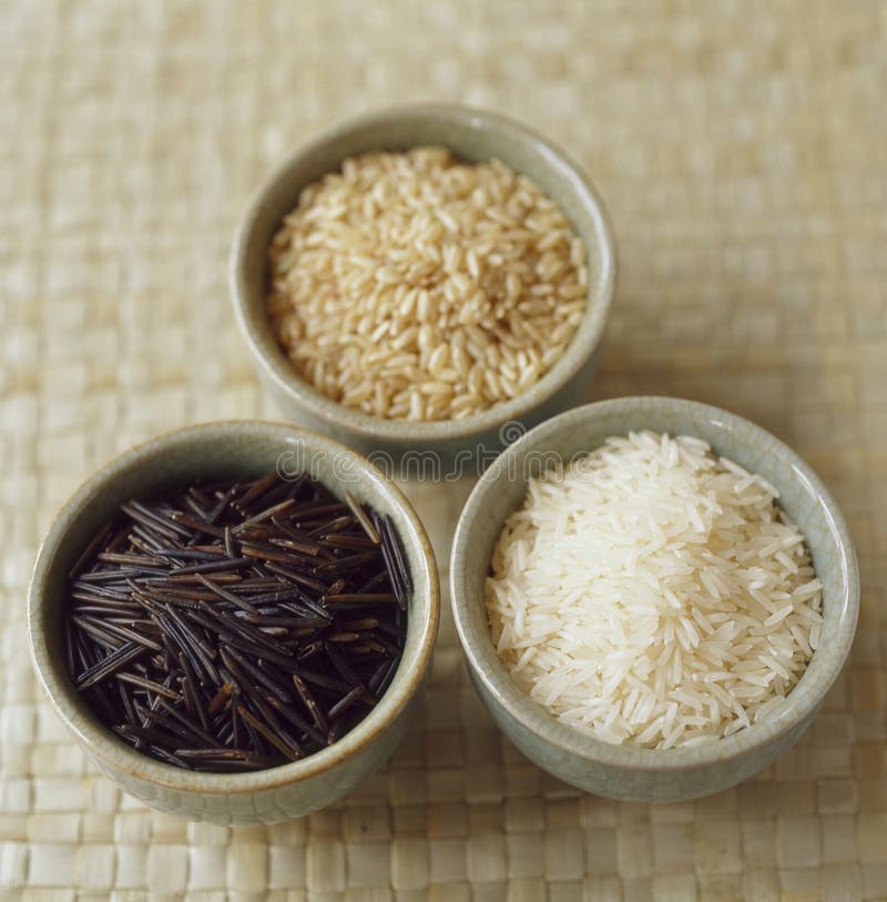 Witte rijst en wilde rijst stock afbeelding. Image of organisch - 23702141