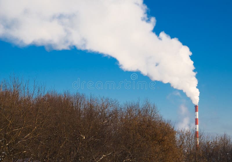 Witte rook van een pijp stock foto. Image of vorst, landschap - 17825504