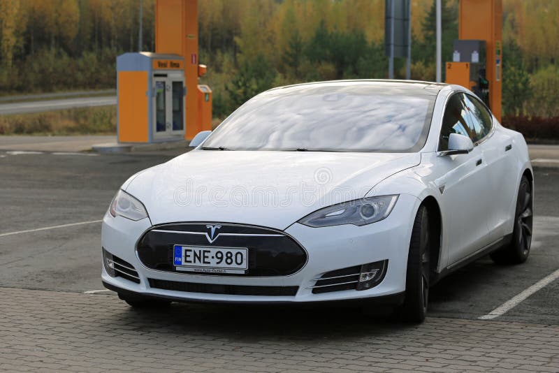Witte Tesla Models Electric Car Redactionele Afbeelding - Image of ...