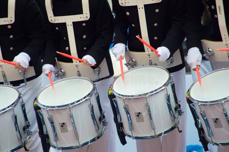 Witte trommels stock afbeelding. Image of precisie, presteer - 10622227