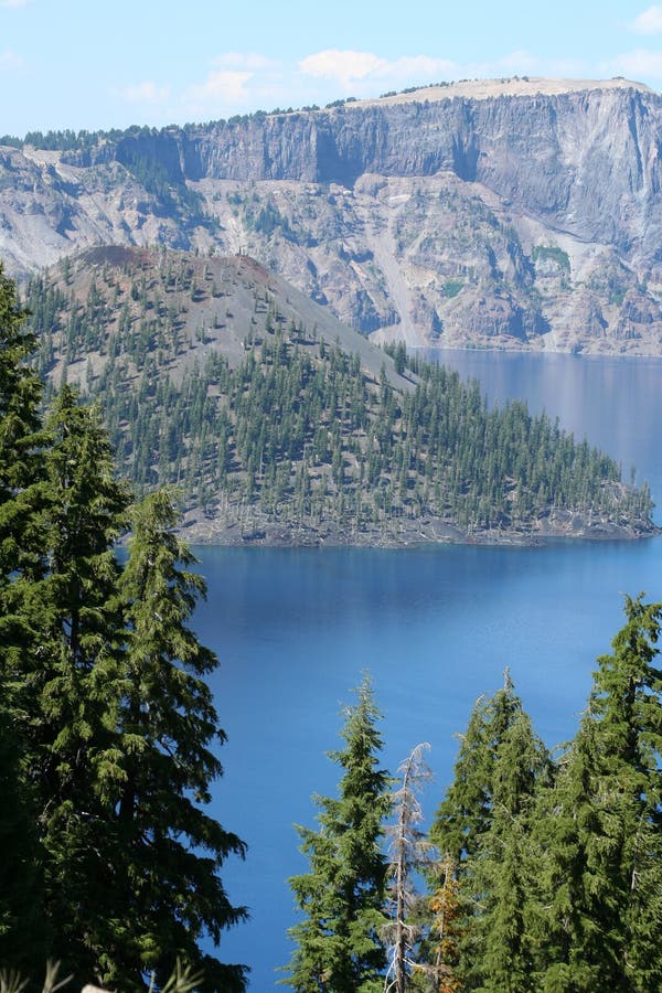Wizard Island stock photo. Image of lake, water, landmark - 6041560
