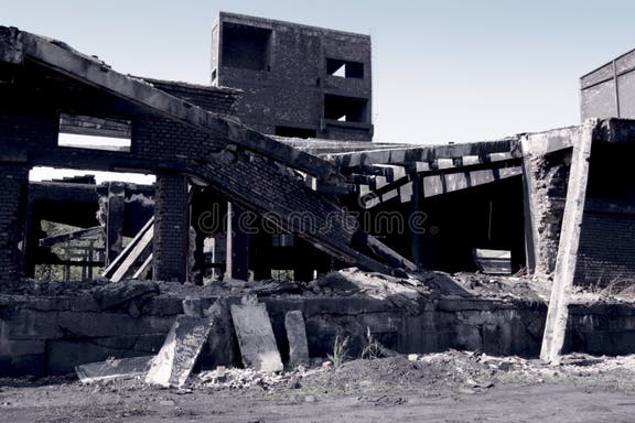 Braakland stock foto. Image of afval, roemenië, gebouw - 11998278