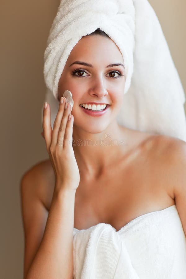 120+ Applying lotion Free Stock Photos - StockFreeImages