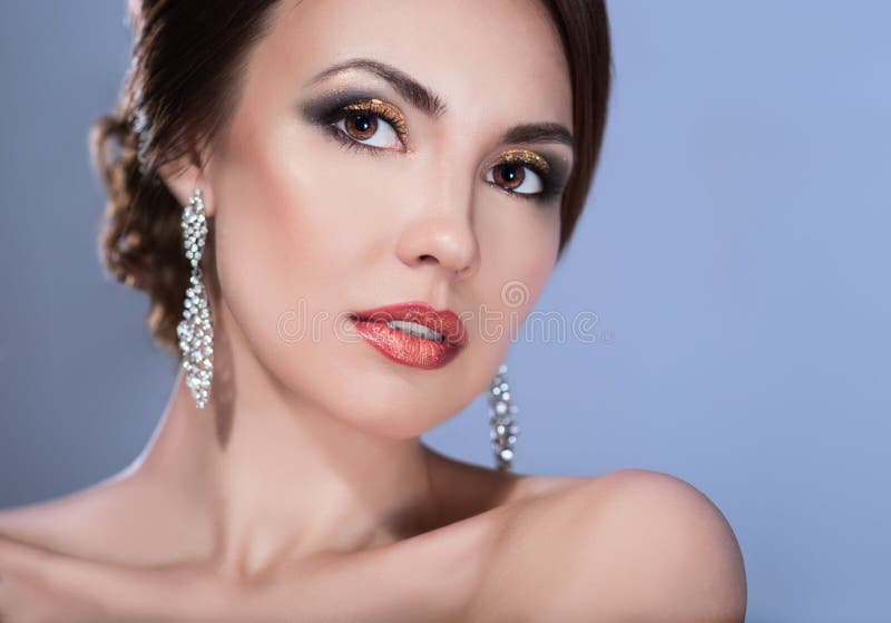 Woman with bright makeup stock image. Image of face, mask - 35887715