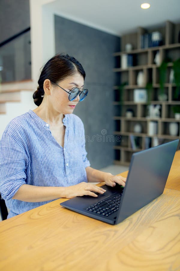 Woman Concentrate Working on Laptop Computer Stock Photo - Image of ...