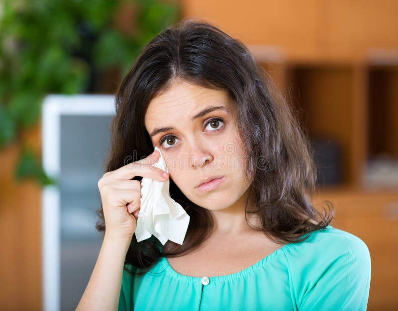 Woman crying at home stock image. Image of ensomhet, stress - 49721529