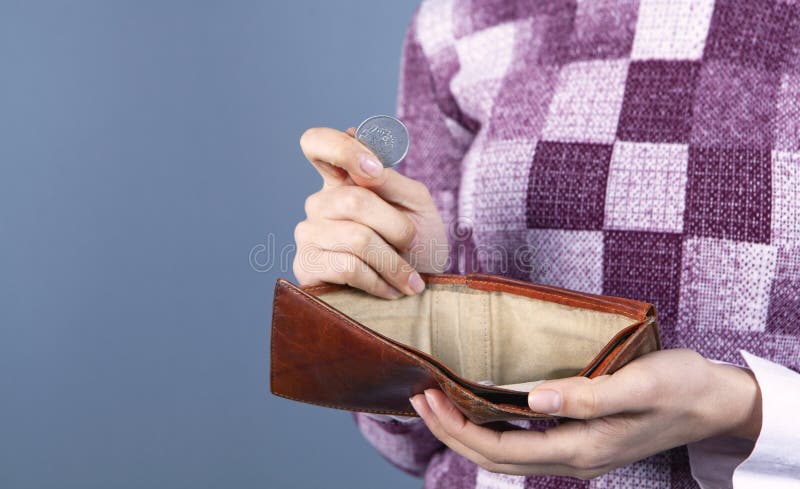 Woman empty wallet stock image. Image of helpless, crunch - 160491287