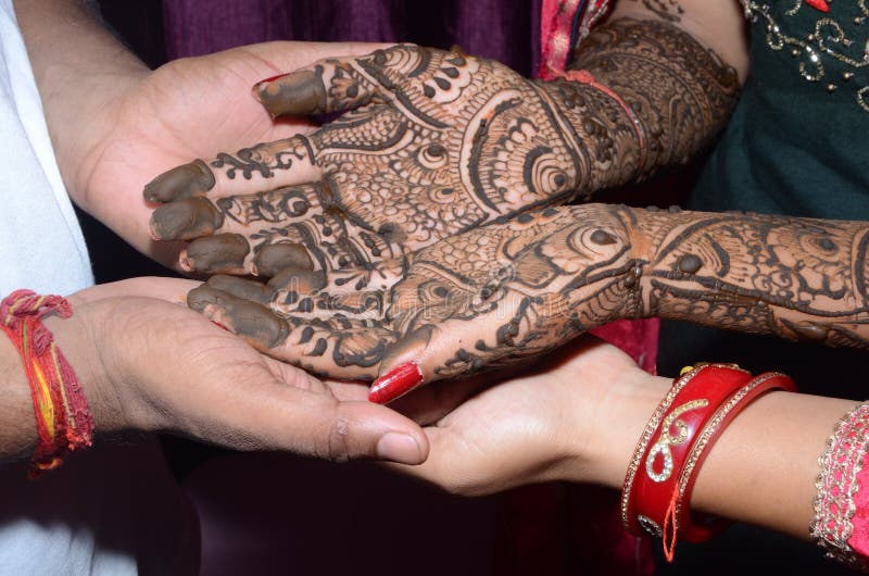 Woman Hand in the Beautiful Heena Stock Photo - Image of woman ...