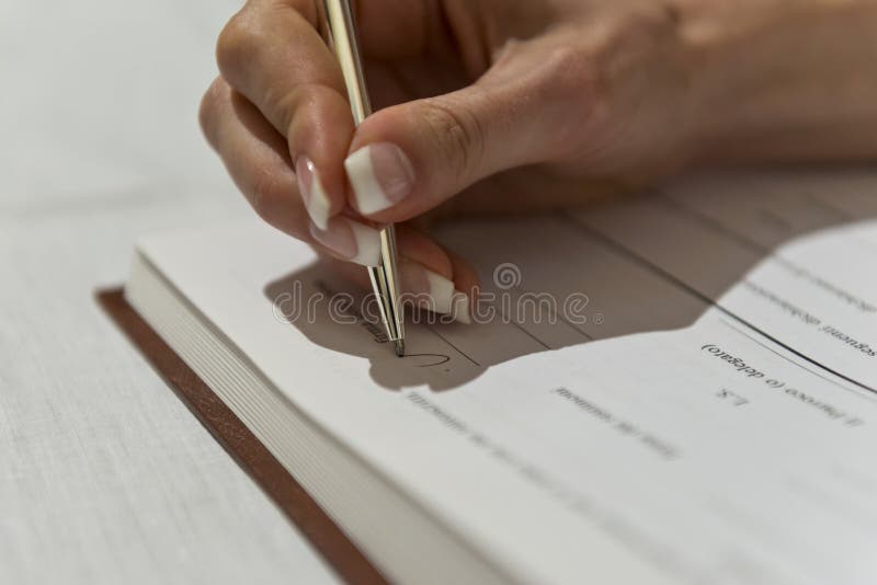 Woman Hand Signing Contract Stock Image - Image of female, legal: 32767487