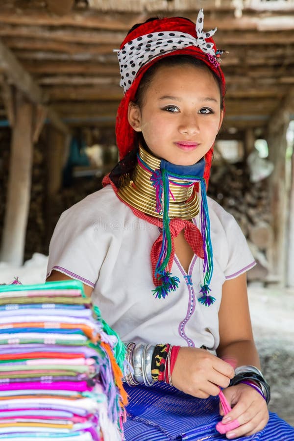 Woman of karen tribe editorial image. Image of hong, neckring - 38417940