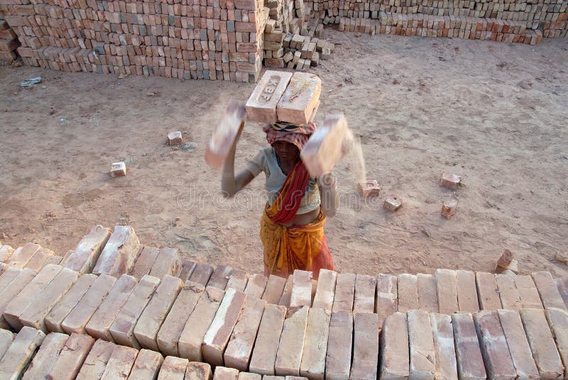 Woman Labour in India editorial stock photo. Image of weight - 20030268