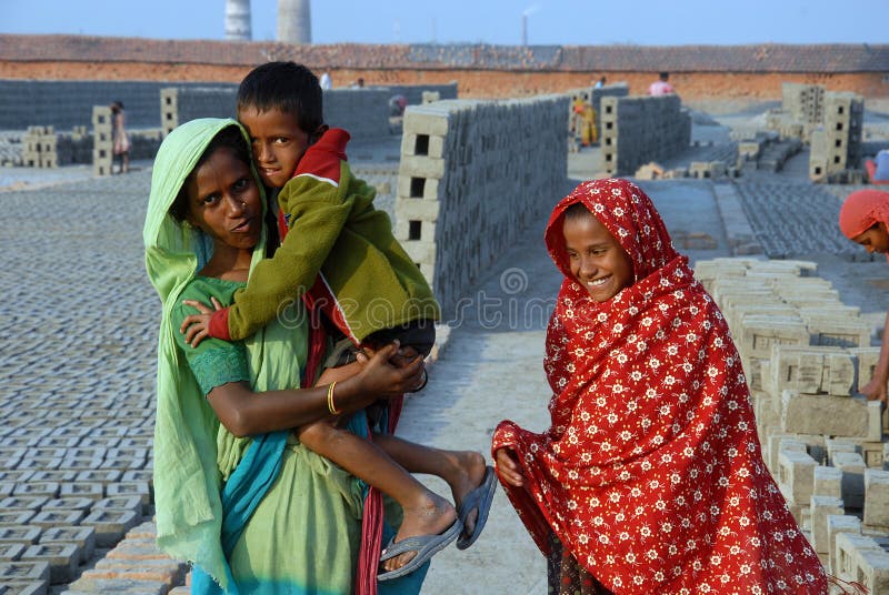 Woman Labour in Indian Brick-field Editorial Photo - Image of ...